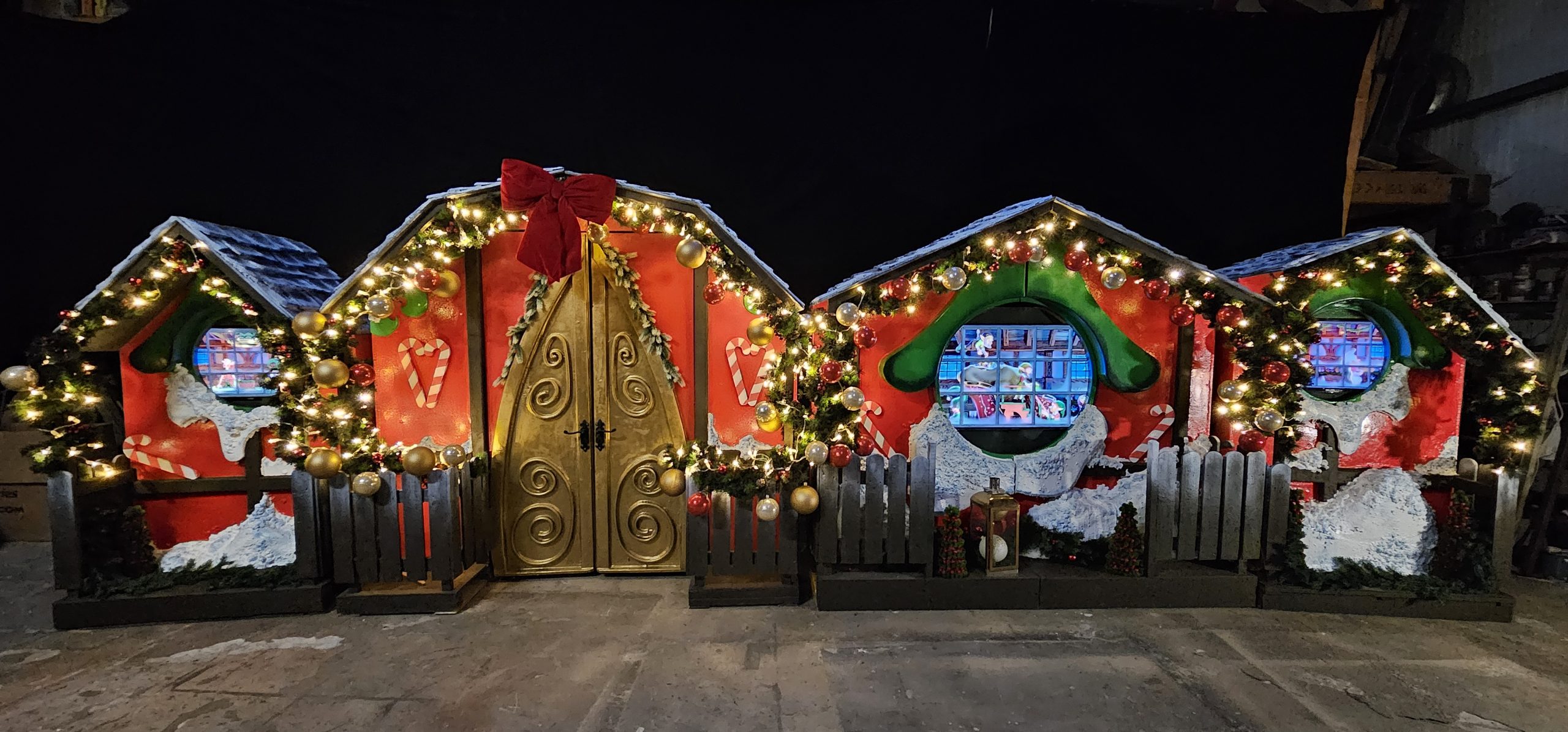 Santa's Red Grotto | Blue Box Displays