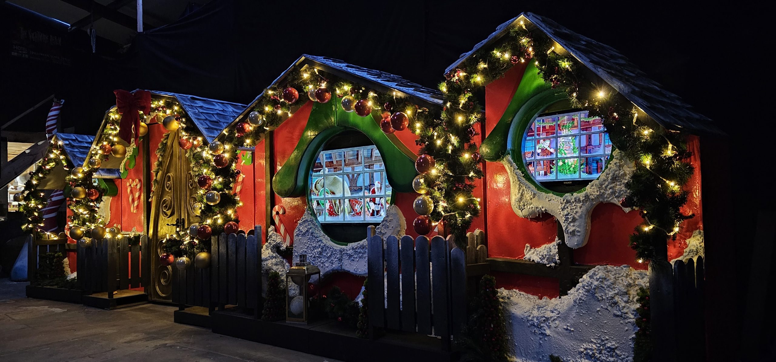 Santa's Red Grotto | Blue Box Displays
